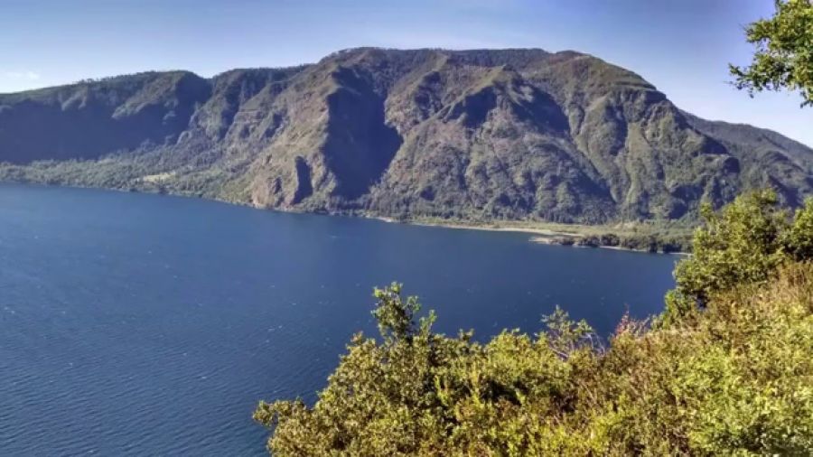 Colico Lake. Cunco - CHILE